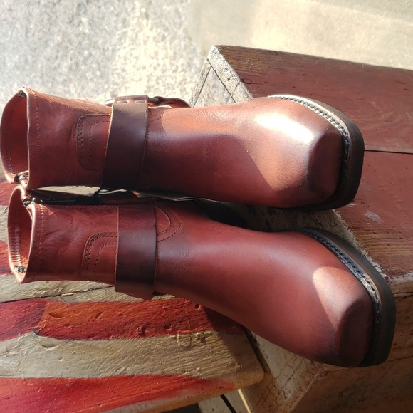 FRYE AND CO. | Shoes | Ladies Frye Short Harness Zip Boots | Poshmark